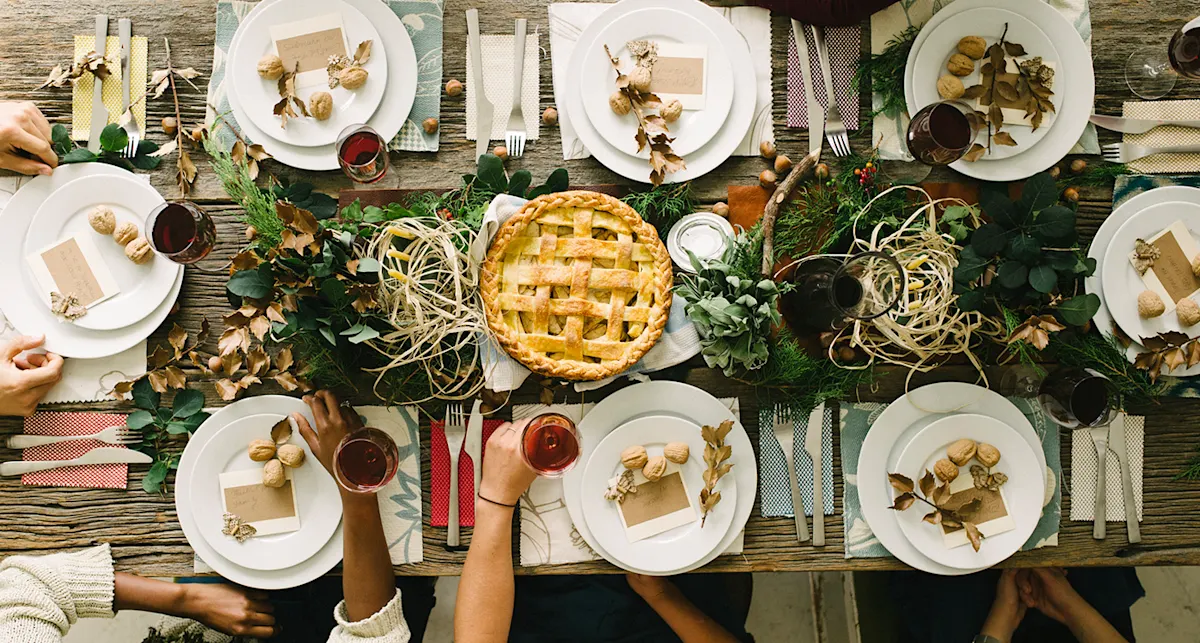 Infographic: America's Favorite Thanksgiving Traditions | Proflowers Blog