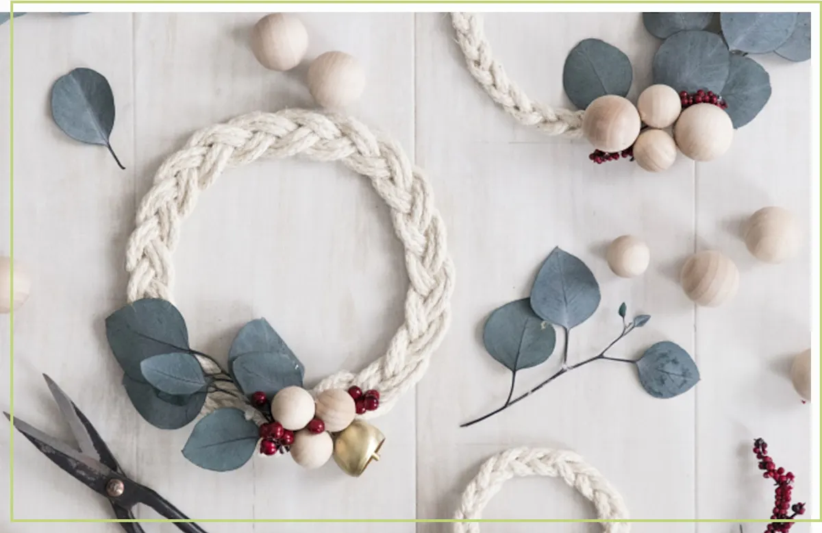 50 DIY Christmas Wreath Ideas For Holiday Crafting | ProFlowers