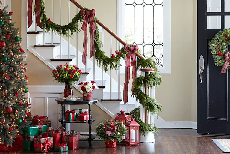 How to Hang Garland: Step-by-Step Guide | Proflowers Blog