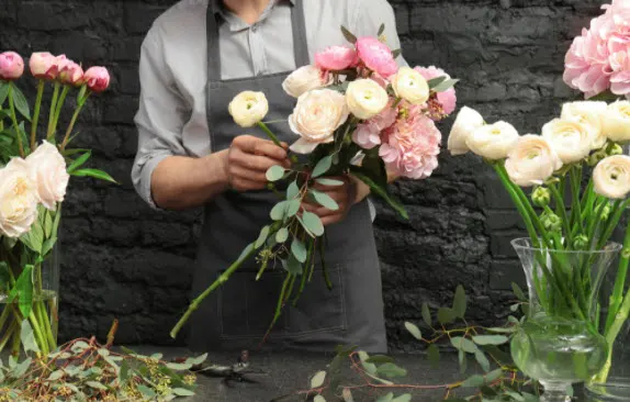 A Guide to Keeping Flowers Fresh | FTD