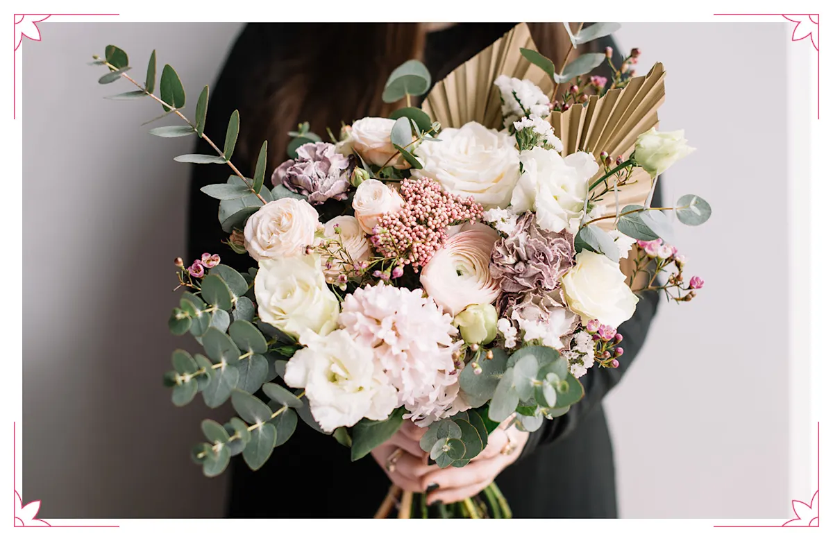 The Perfect Wedding Anniversary Flowers for Every Milestone ...