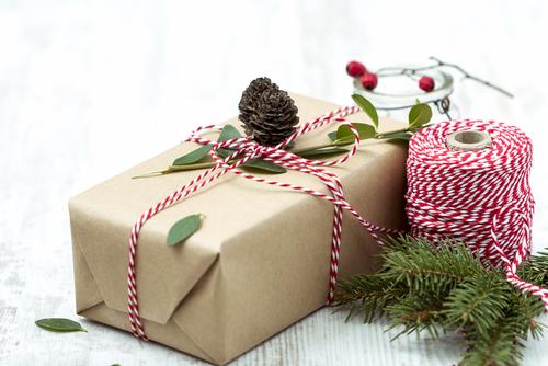 DIY Wrapping with Natural & Creative Items - Fresh by FTD