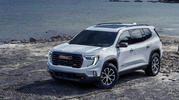Midsize SUVs With the Best Gas Mileage in 2025