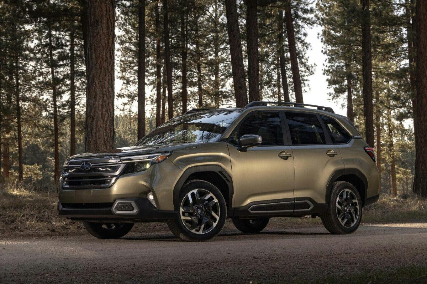 8 Best Small SUVs for Towing in 2026 | CARFAX
