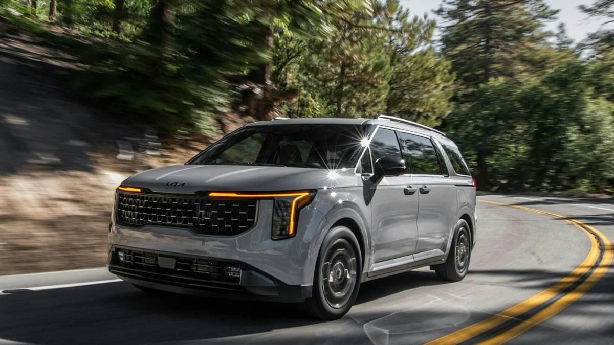 Hybrid Minivans Available in 2026 | CARFAX