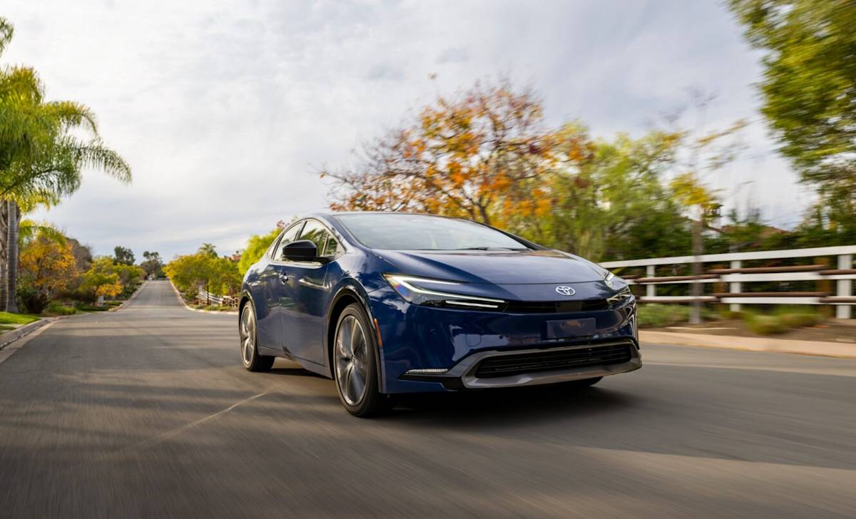 Best Commuter Cars & SUVs in 2026 | CARFAX