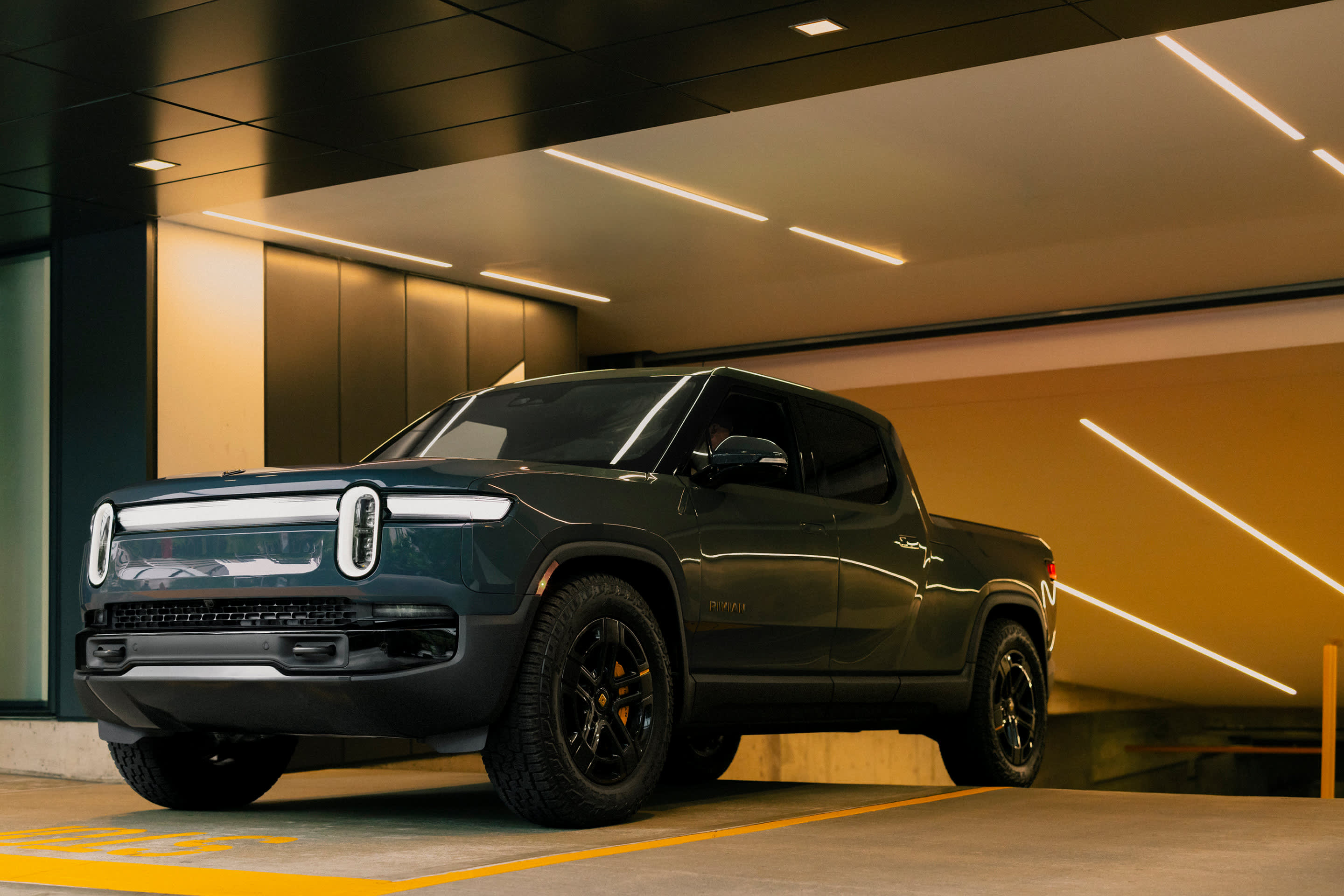 Best Rivian Deals (Lease & Financing) in December 2025 | CARFAX
