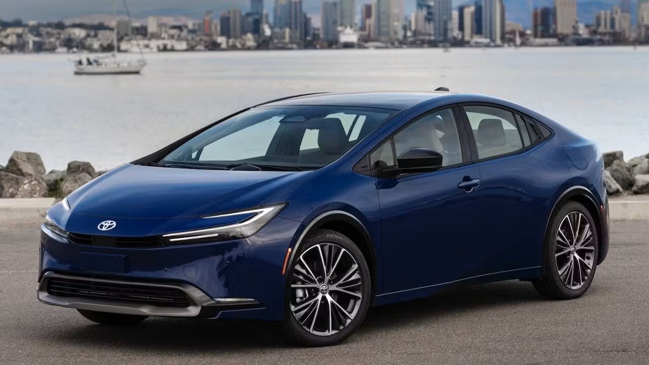 AWD Cars, SUVs & Hybrids With Great MPG