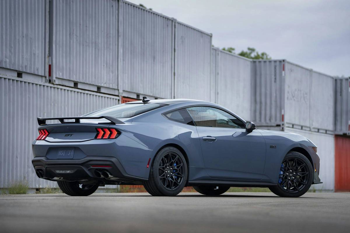8 Cheapest RWD Cars | CARFAX