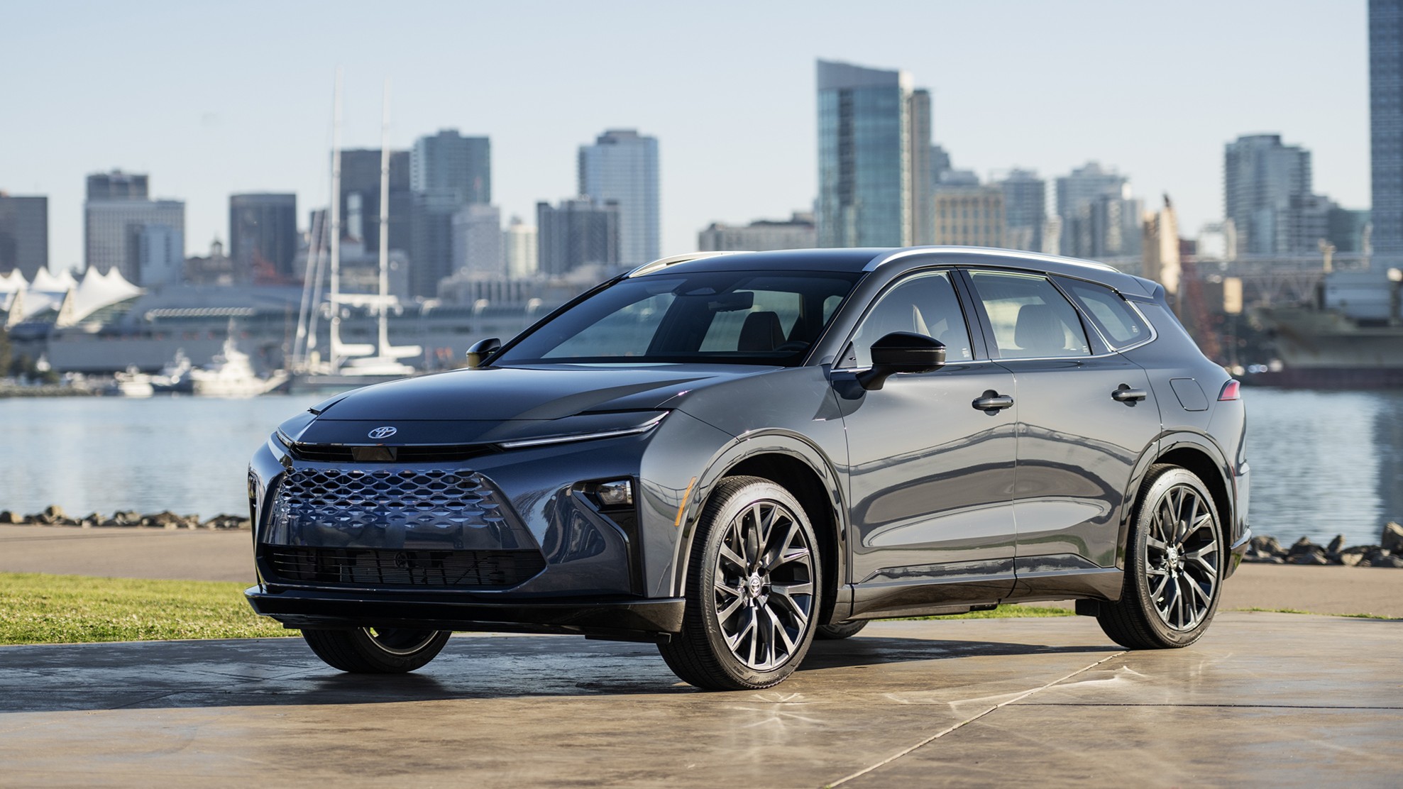 Best 2-Row Midsize SUVs in 2026 | CARFAX