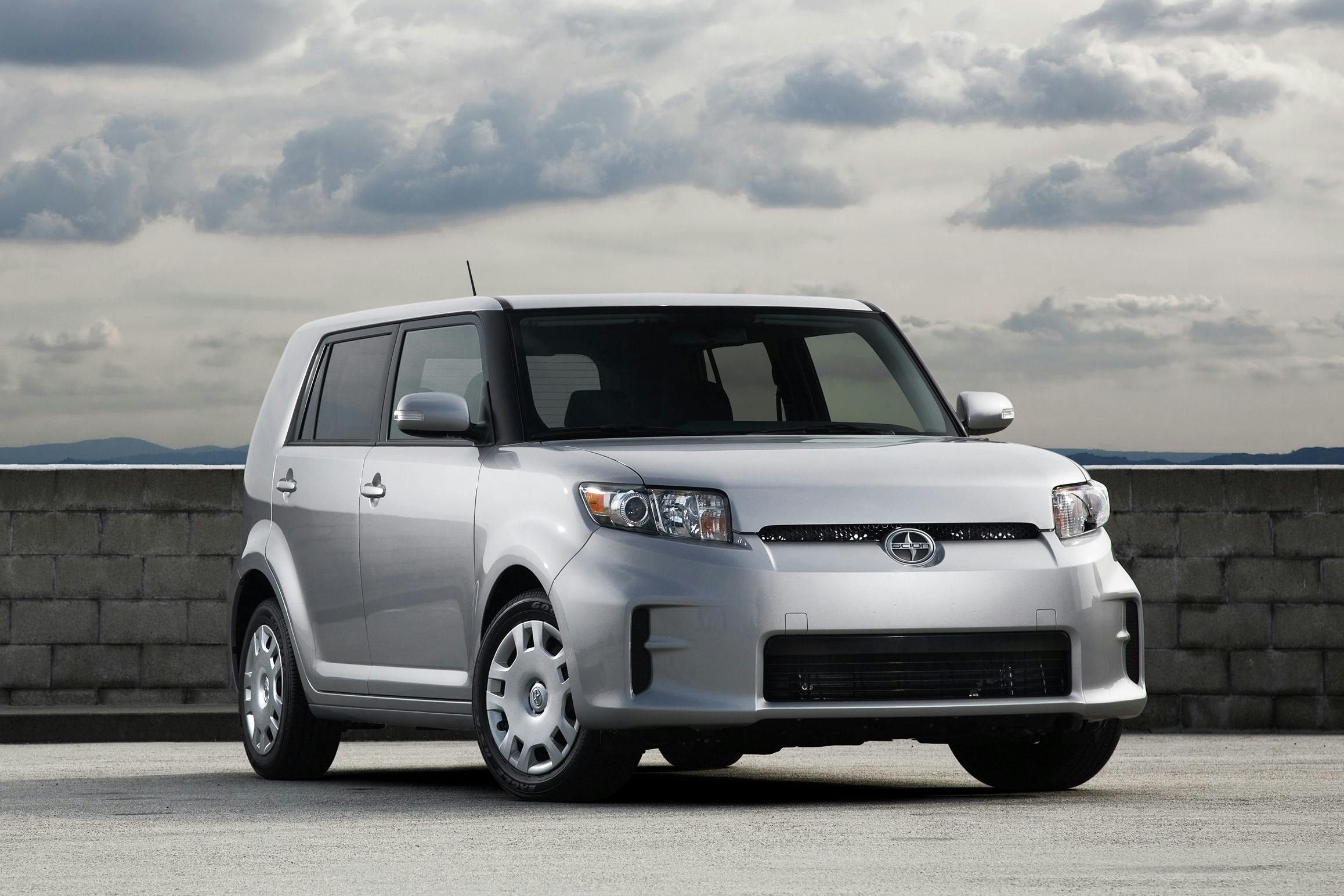 10 Best Square Cars & Boxy SUVs in 2025 | CARFAX