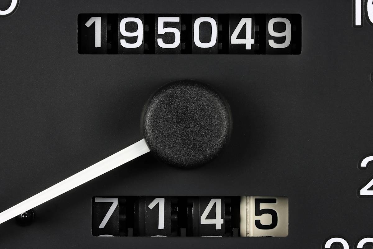 What Is an Odometer? | CARFAX