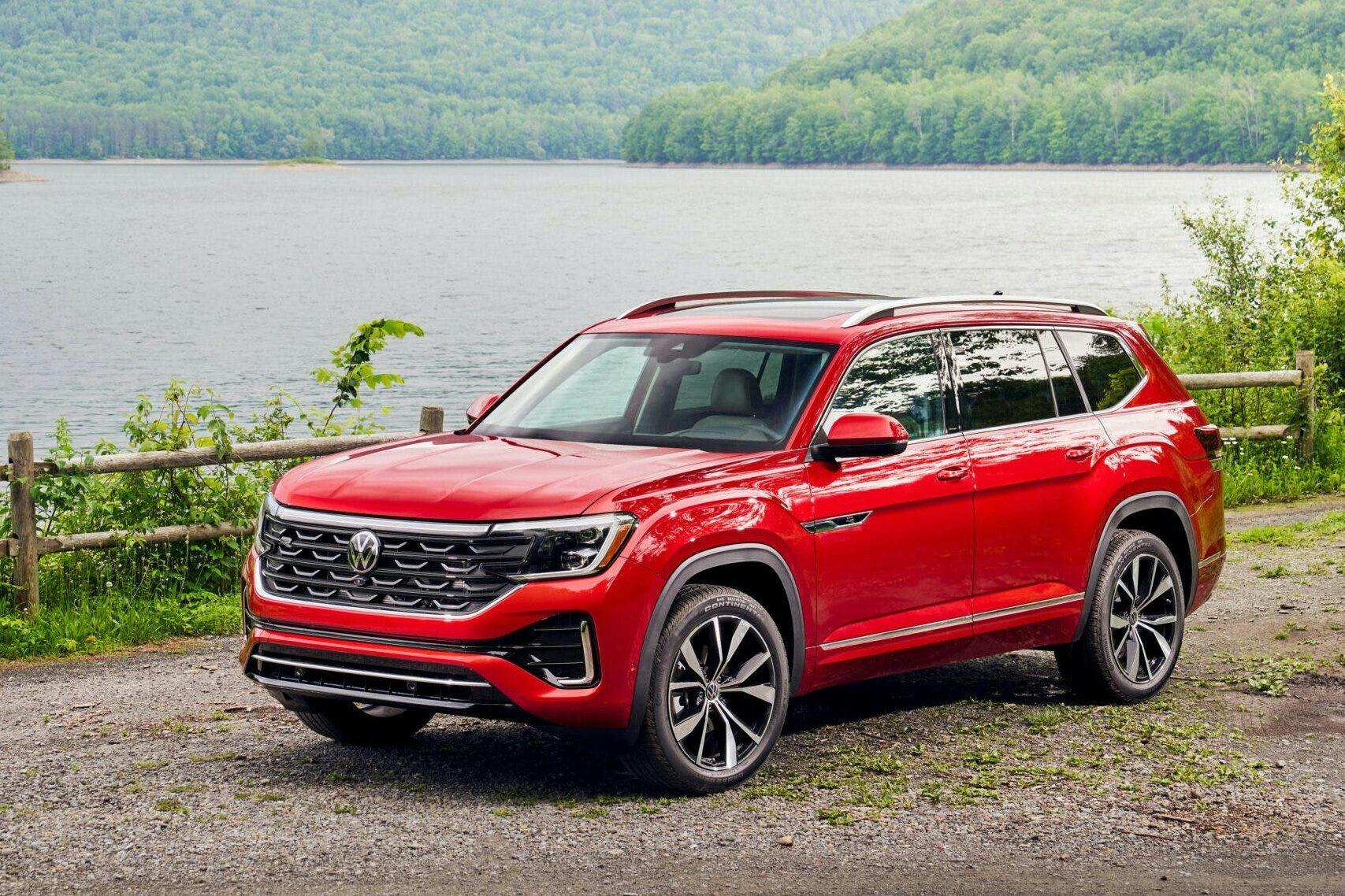 10 Midsize SUVs With the Most Cargo Space in 2026 | CARFAX