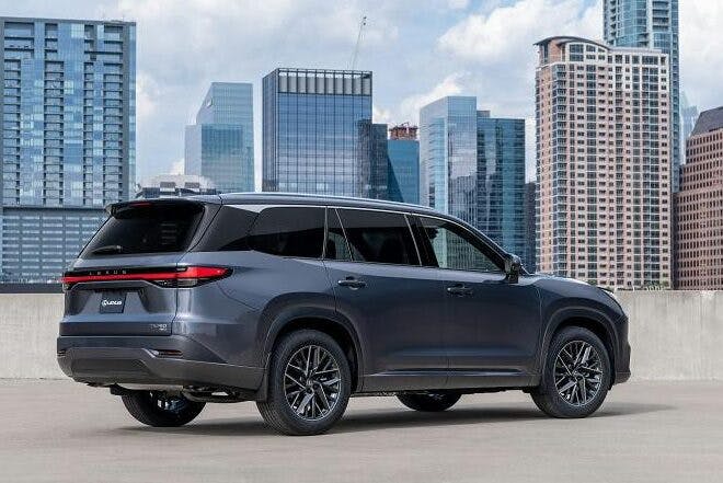 Best Midsize Luxury SUVs in 2026 | CARFAX