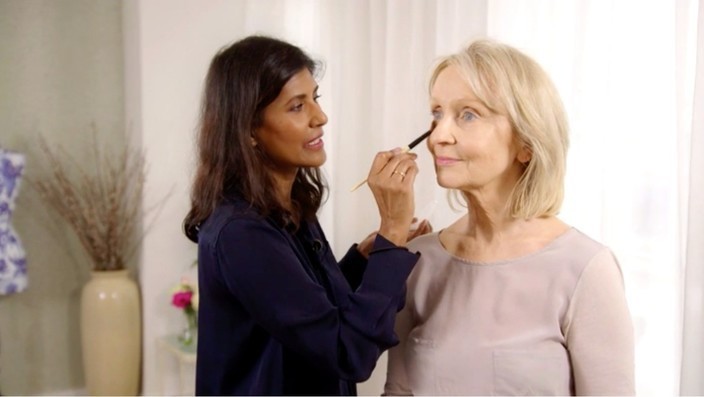 Make-up artist Ruby Hammer shows us how to get a youthful base | Lorraine