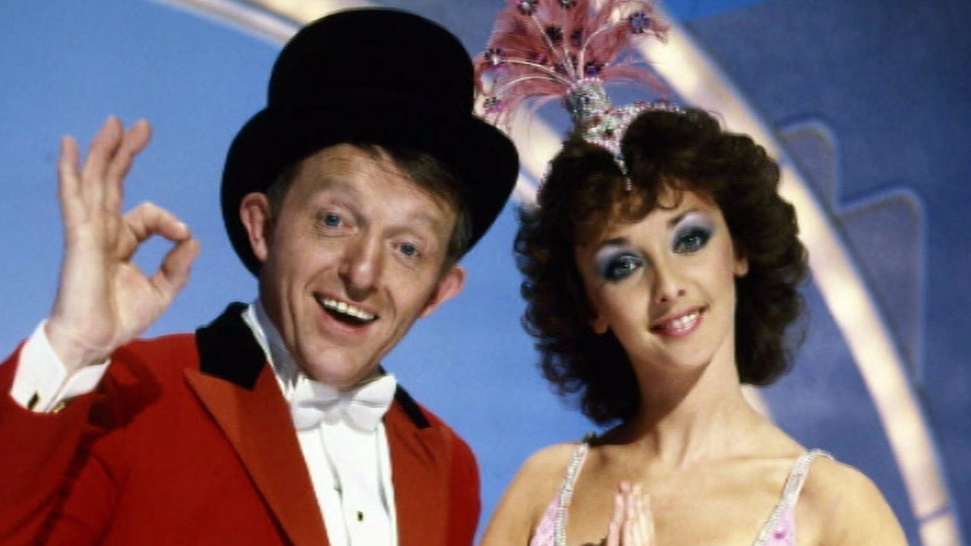 Paul and Debbie get Intimate! | Lorraine