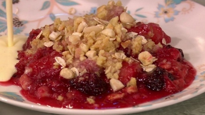Summer fruit nutty crumble with custard | Lorraine