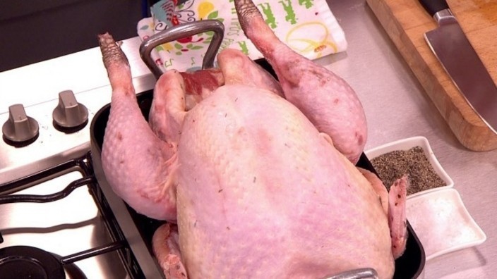 Christmas dinner SOS: Turkey | Lorraine