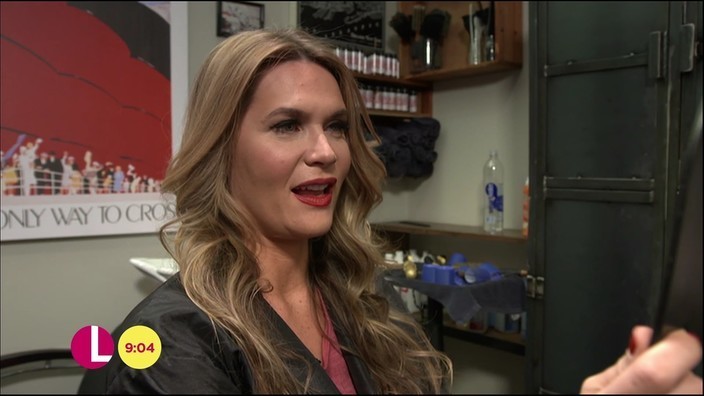 Celia discovers this year's Oscars beauty trends | Lorraine