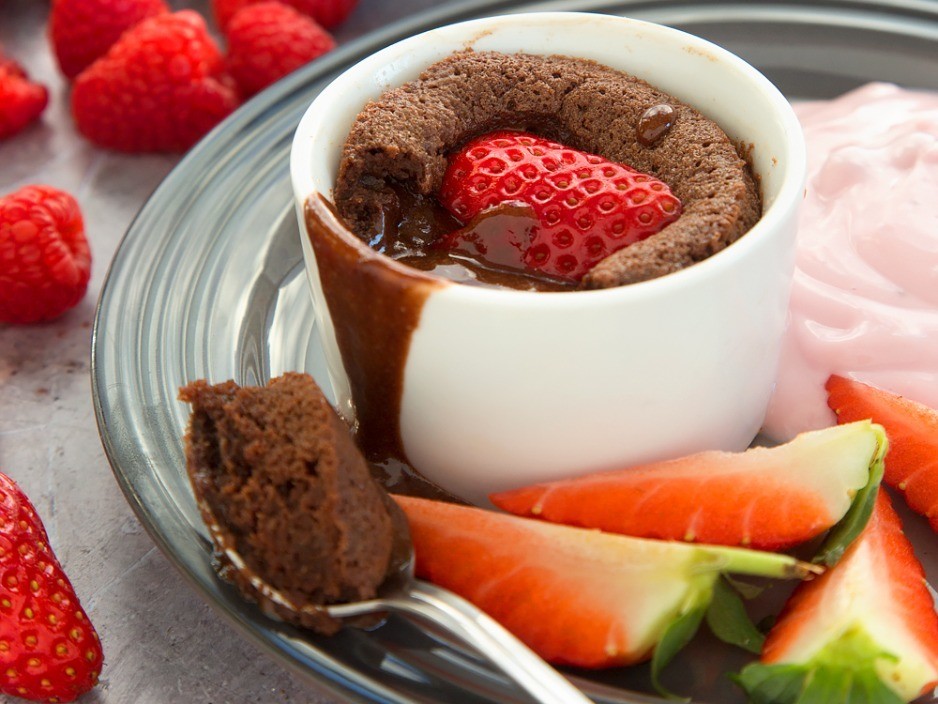 Strawberry hot chocolate pudding recipe | Lorraine