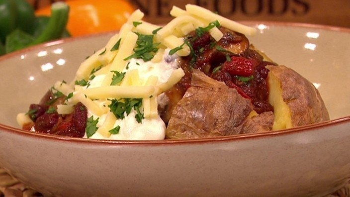 Mushroom and roasted pepper chilli | Lorraine