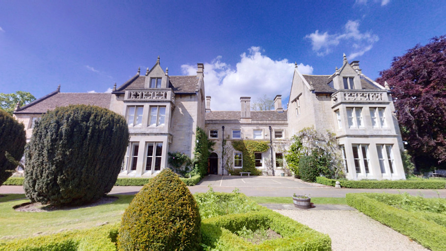 Take a bow with the Stamford Shakespeare Company at Tolethorpe Hall ...