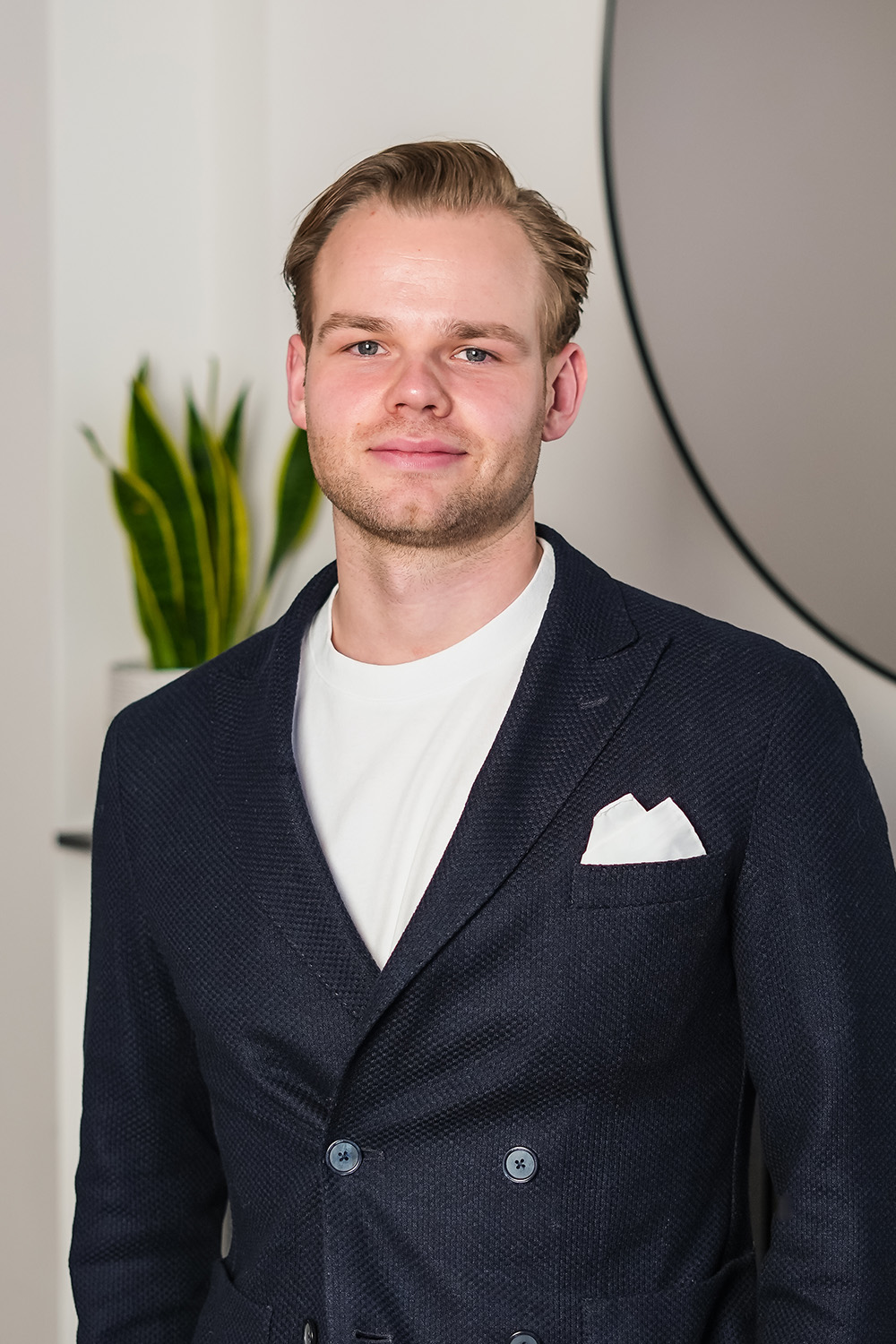 Evernest - Helle 2-3 Zi. Wohnung mit Balkon im 1 OG. in Burgdorf - Evernest