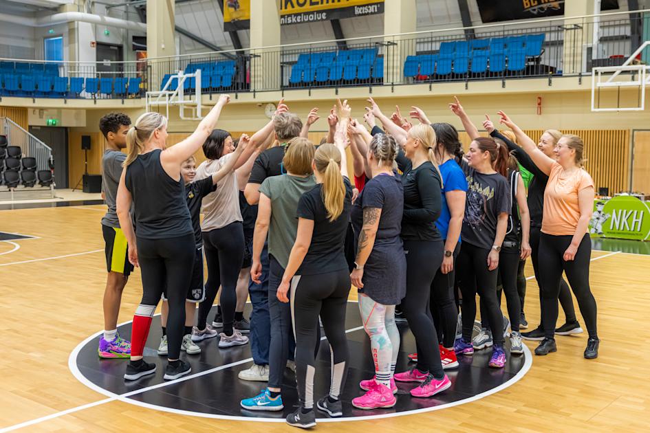 Sweat, smiles and cheers – Joo Basketball is great for learning new ...