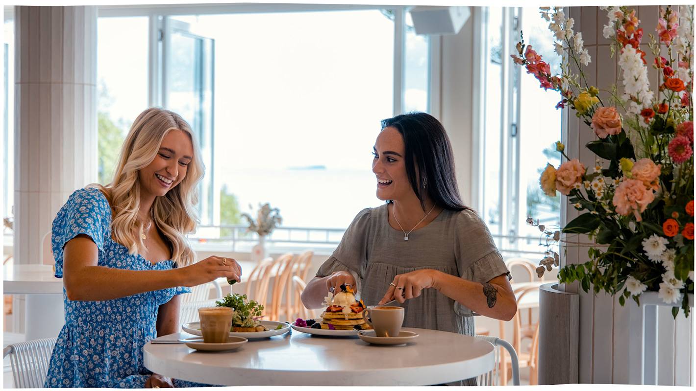 Eleven heavenly places to eat and drink in Mooloolaba - Visit Sunshine ...