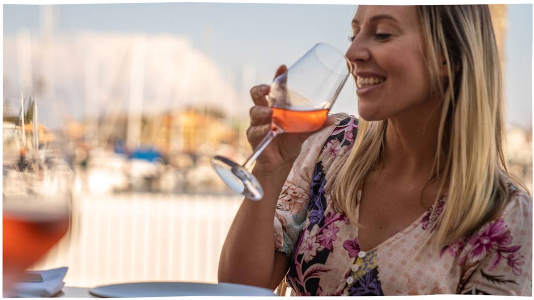 Eleven heavenly places to eat and drink in Mooloolaba - Visit Sunshine ...