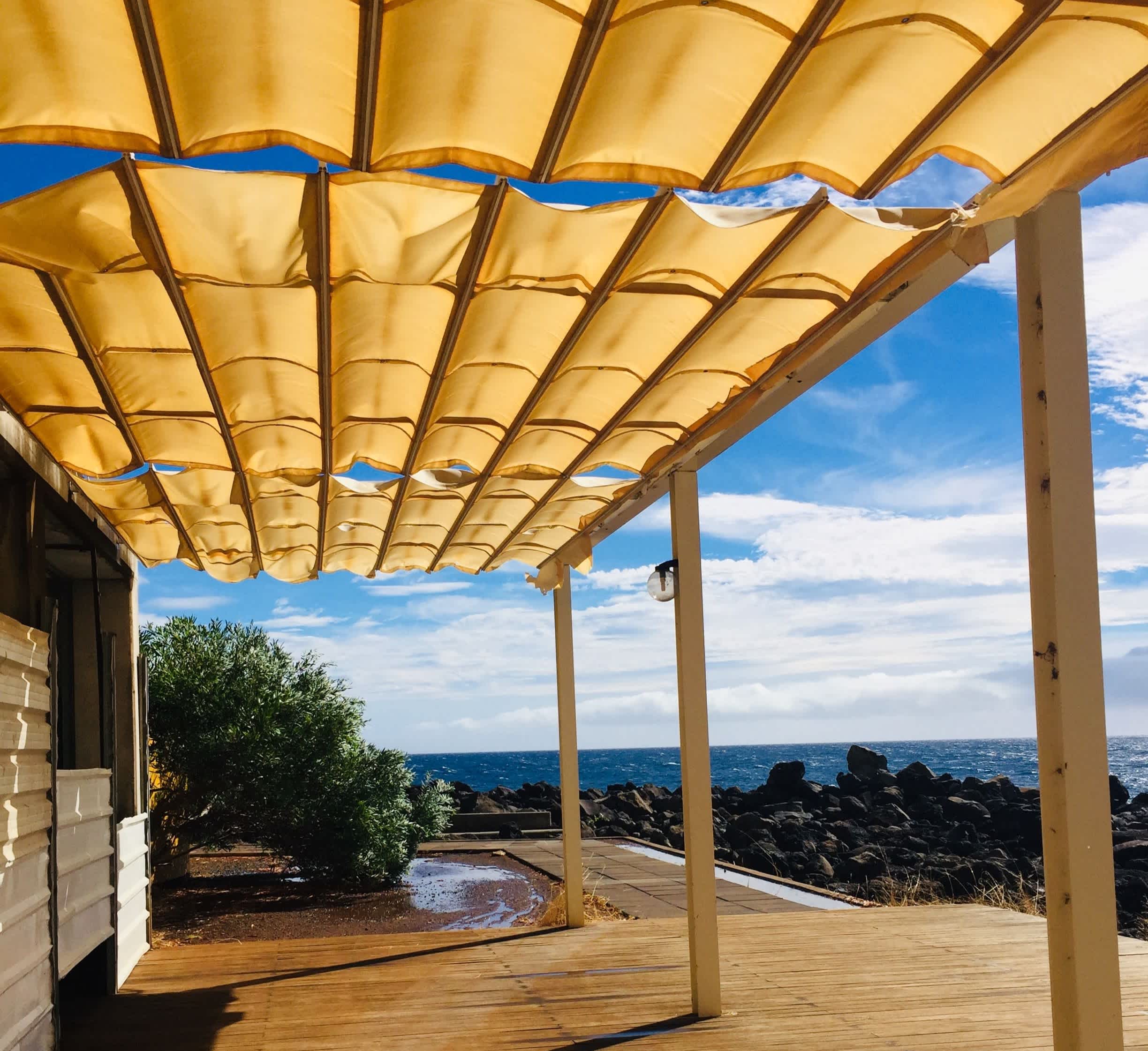 Fully customized Retractable shade suppliers Dubai and UAE