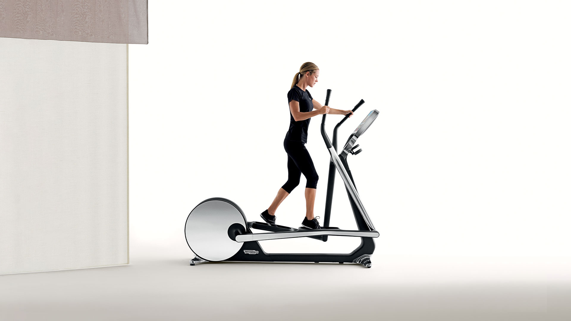 Cross Personal Cross Trainer | Technogym elliptical equipment | Technogym