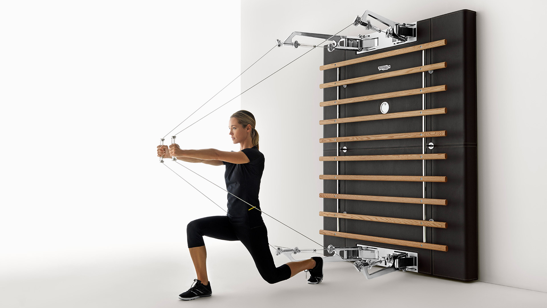 Home workout machine for functional training: Technogym Kinesis ...