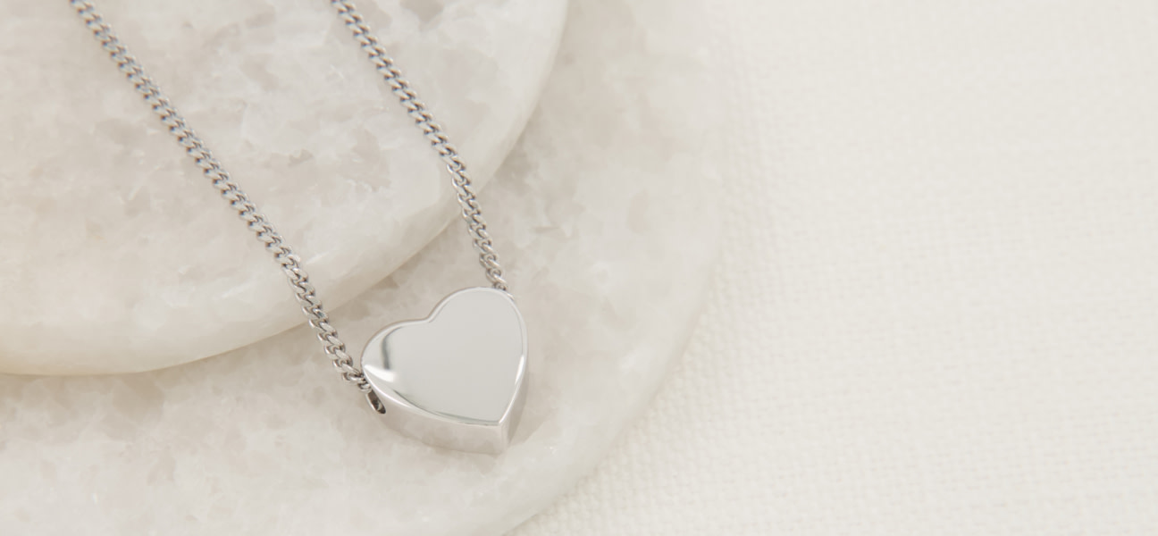 Discreet Ashes Pendant - Co-op Funeralcare