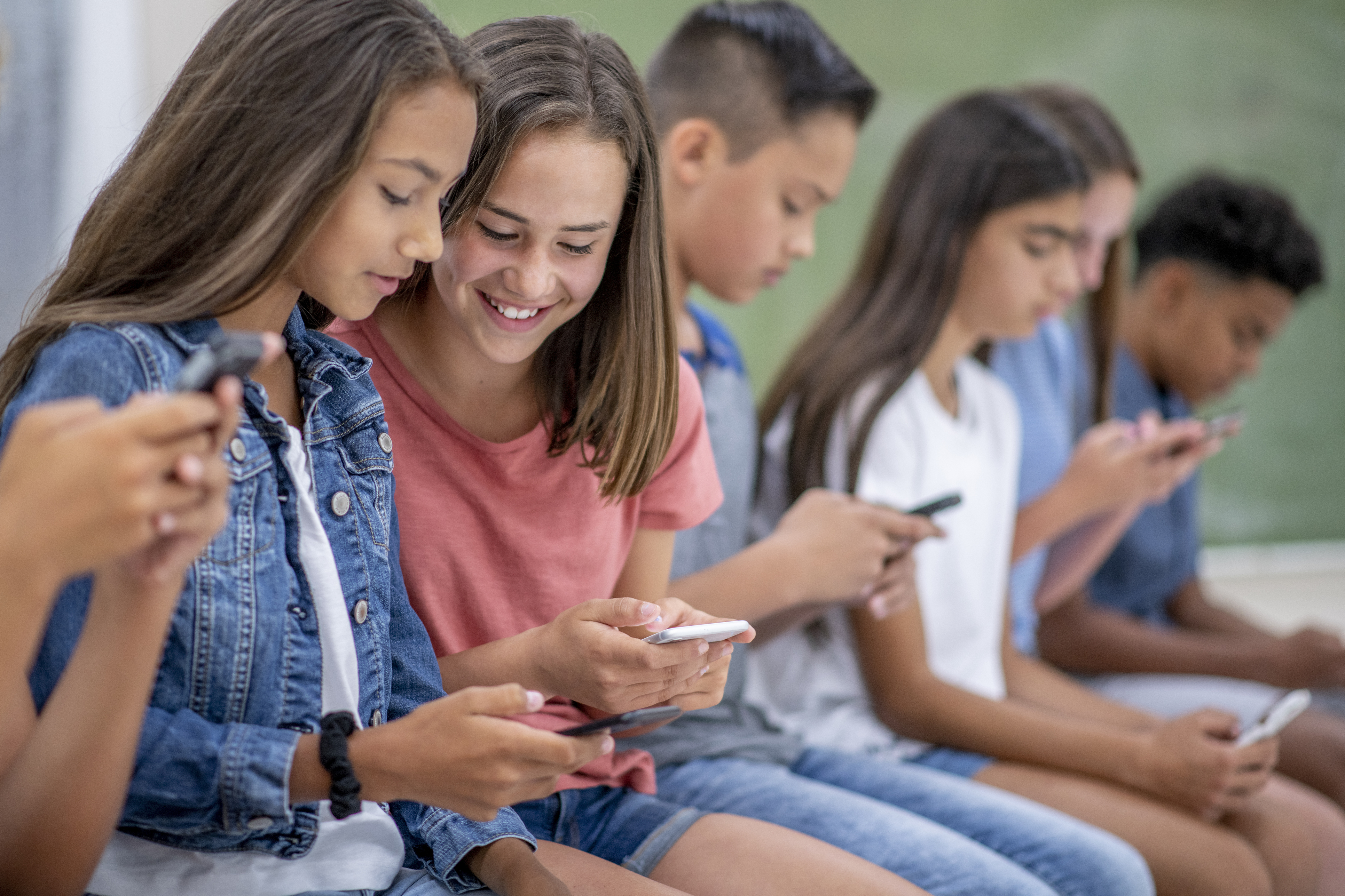 These Are the 11 Best Cellphones for Kids | CafeMom.com