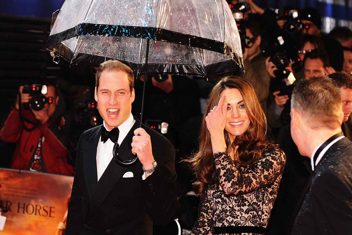 18 Photos of the Royals Walking the Red Carpet at Movie Premieres ...