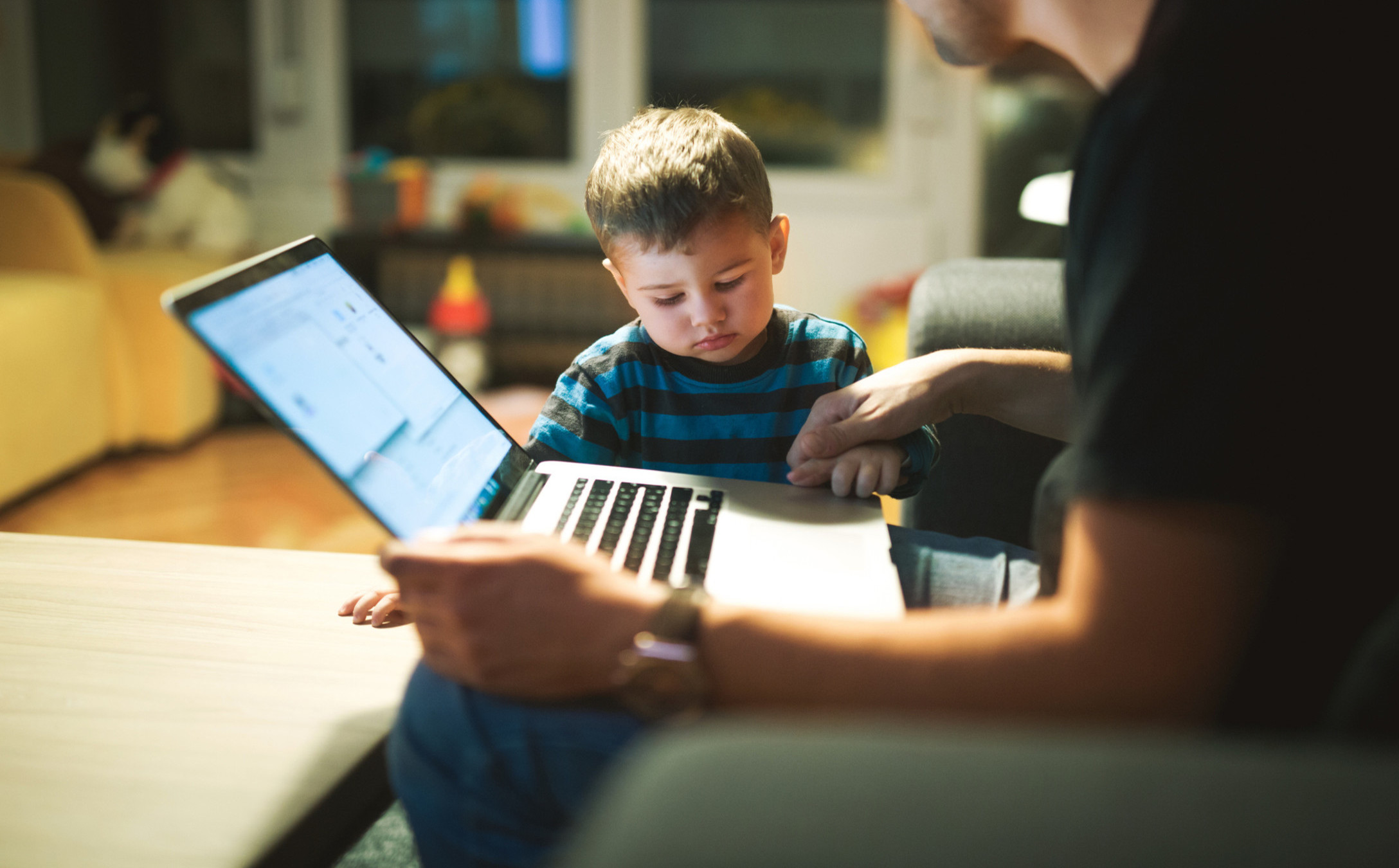 WFH Dad Demands Wife Keep Twin Toddlers '100% Silent' During the Day ...