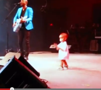 Toddler Storms Stage at Concert & Steals the Show With Incredible Dance ...