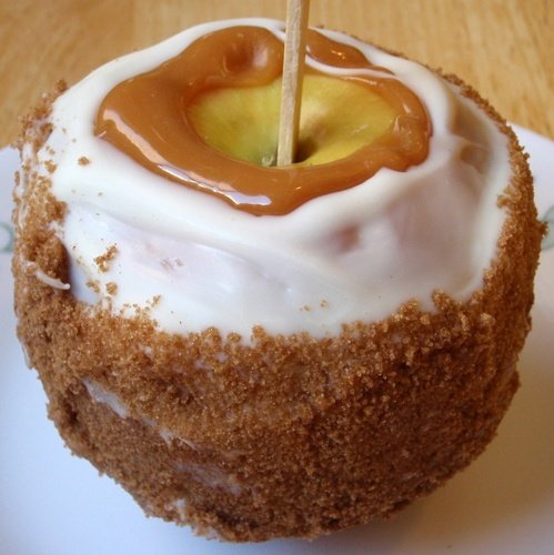Homemade Apple Pie Candy Apple Recipe Will Blow Your Mind | CafeMom.com
