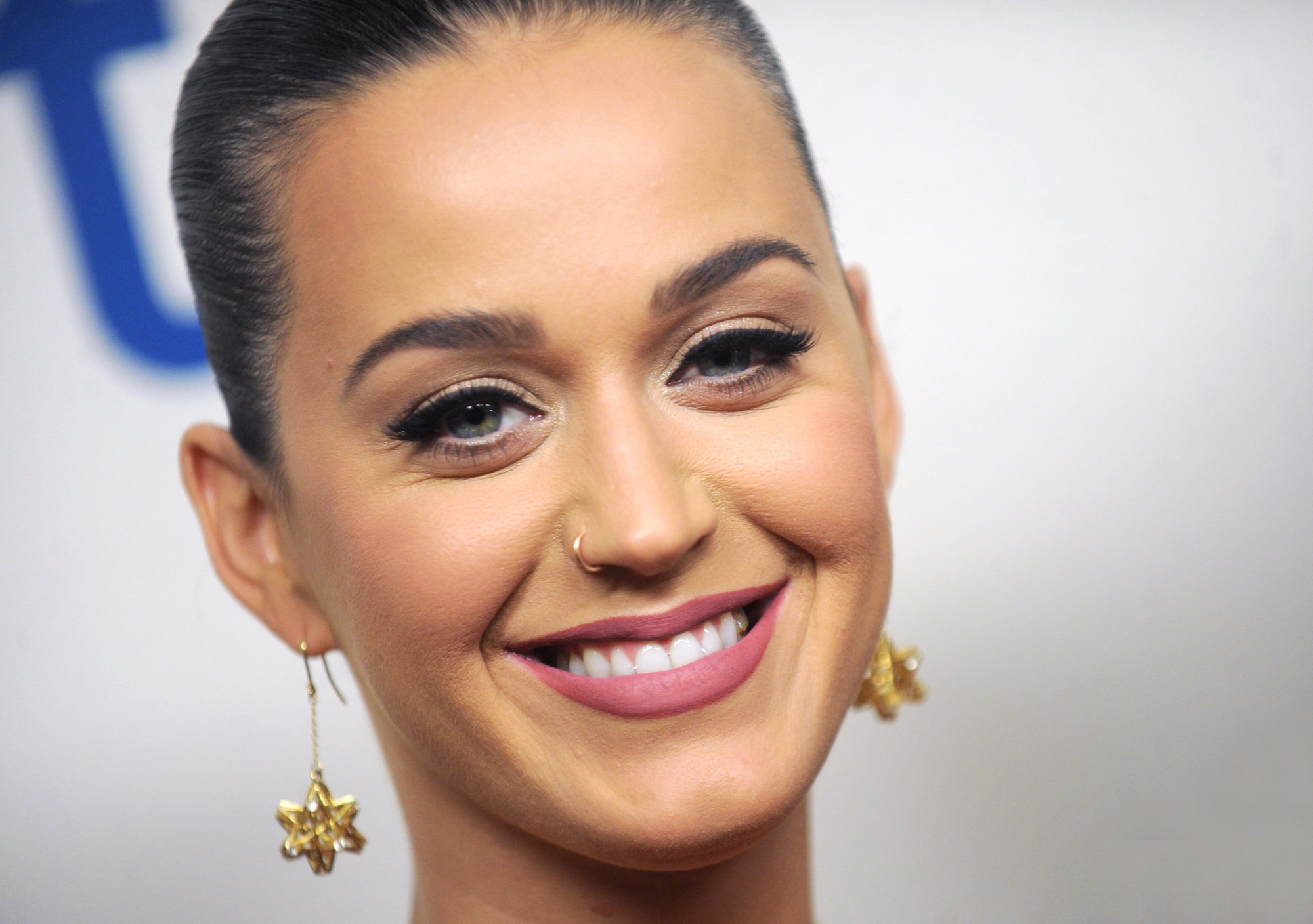 21 Celebrities Who Had a Little Help Getting Those Gorgeous Smiles ...