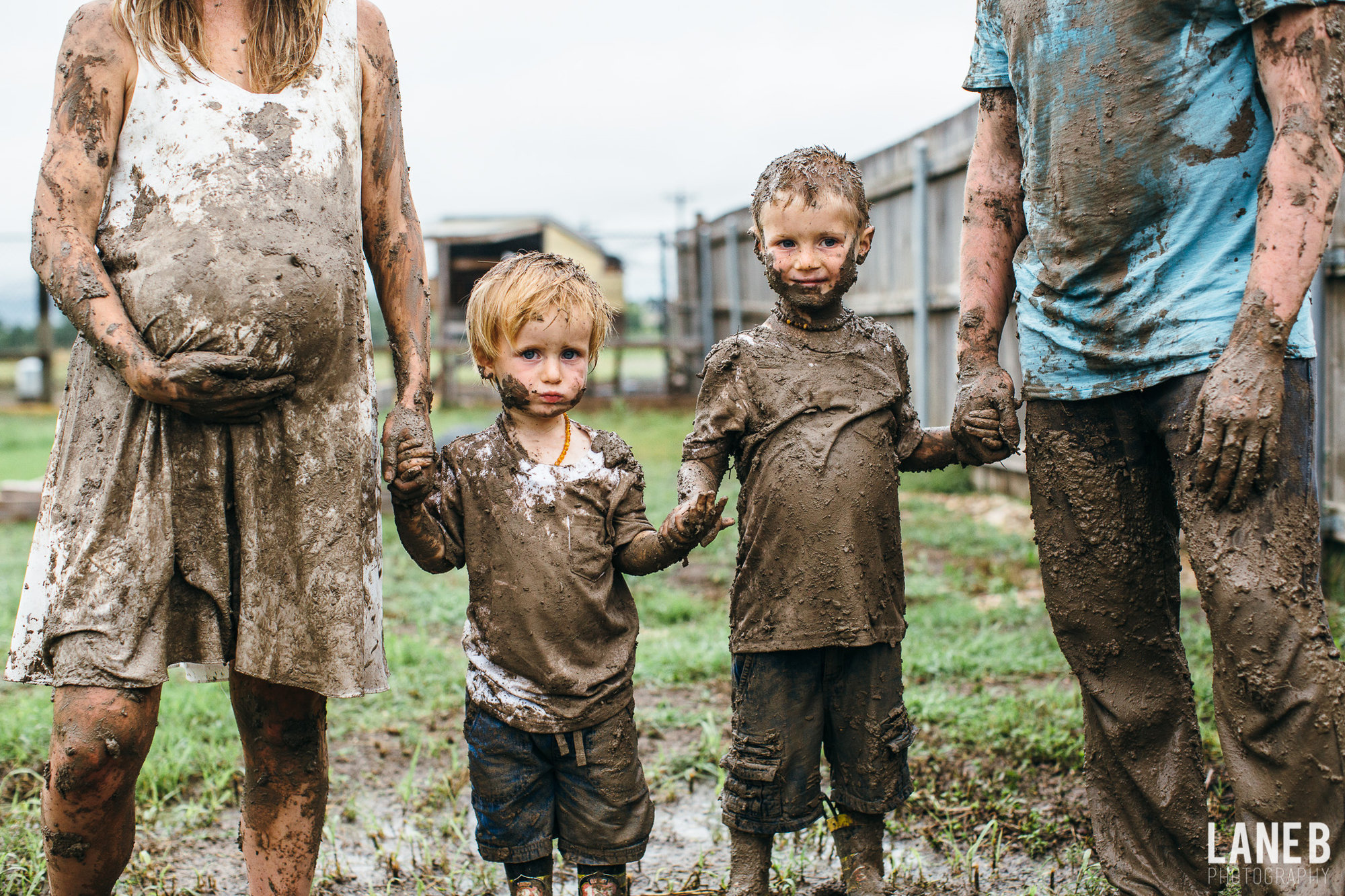 Muddy Maternity Shoot Embraces the Beautiful Mess That Is Motherhood ...