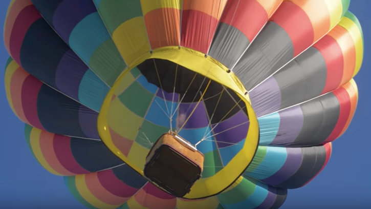 This Couple's Hot Air Balloon Gender Reveal Is Amazing | CafeMom.com