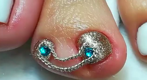 We've Officially Seen It All Thanks to This 6 Toe Pedicure | CafeMom.com