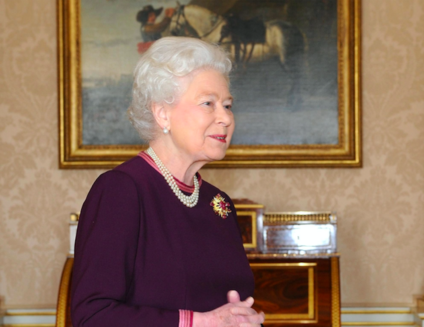 20 Old School Photos of Queen Elizabeth | CafeMom.com