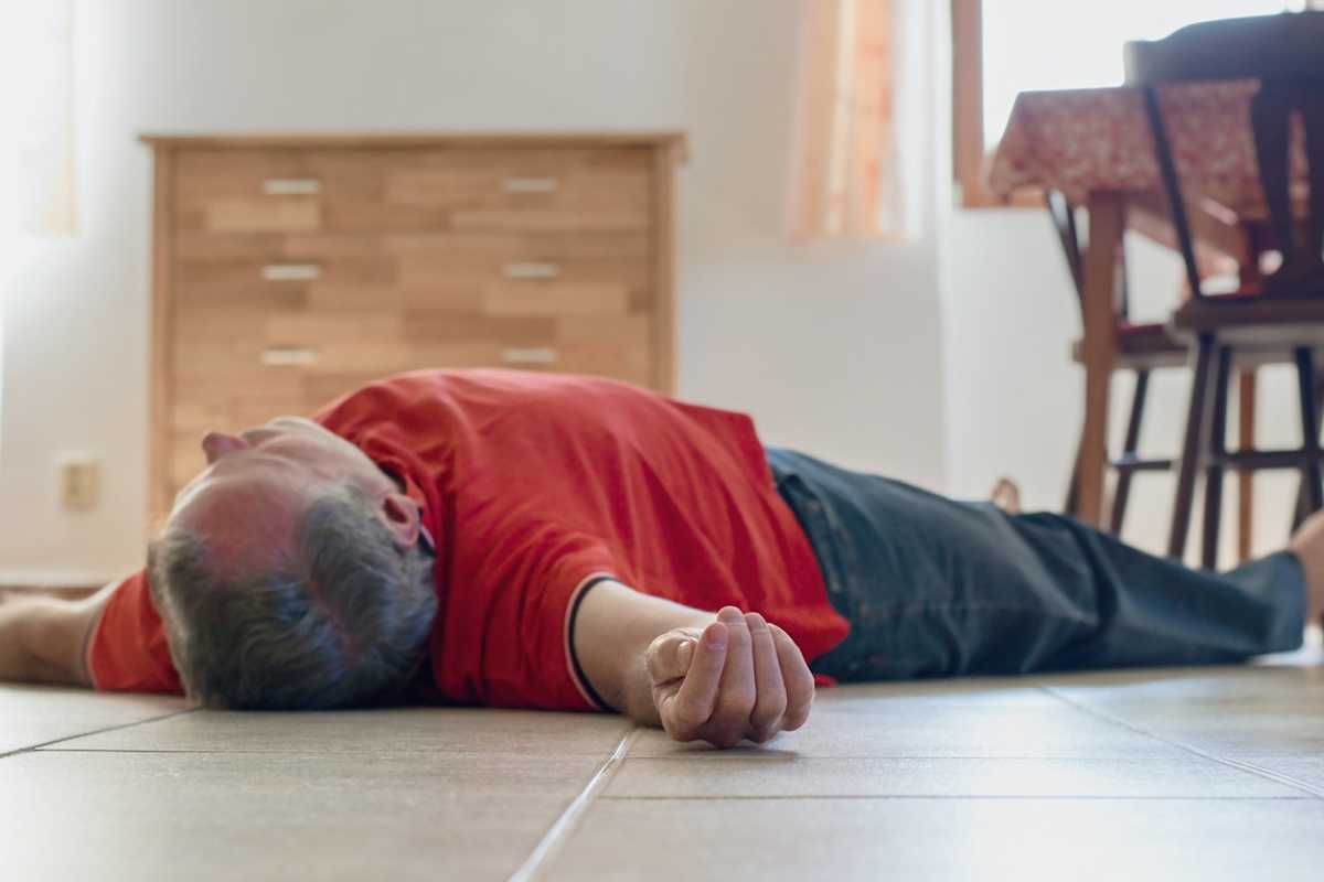 Man Passes Out From His GF Emptying Her Menstrual Cup CafeMom man-passes-out-from-his-gf-emptying-her-menstrual-cup-cafemom
