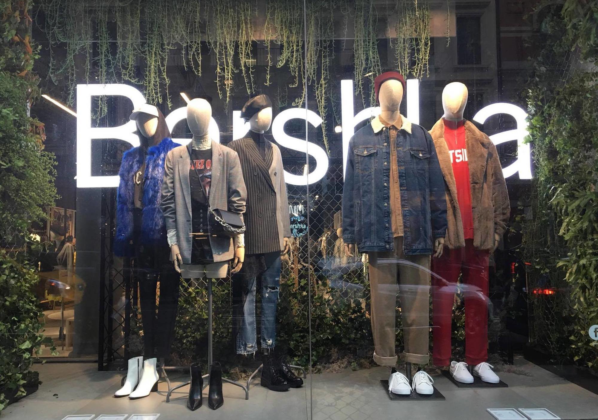 Here's what it's like inside Bershka, Zara's cheaper sister store ...