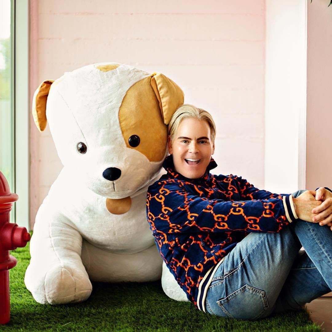 Too Faced's Founder Had A Tone-Deaf 'Rich Lives Matter' Birthday Cake ...