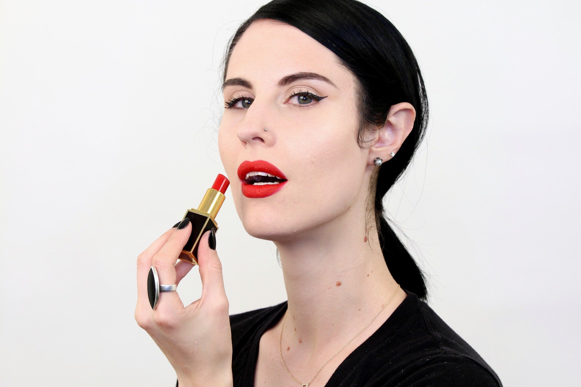 Yes, you can wear makeup and still be a feminist | CafeMom.com