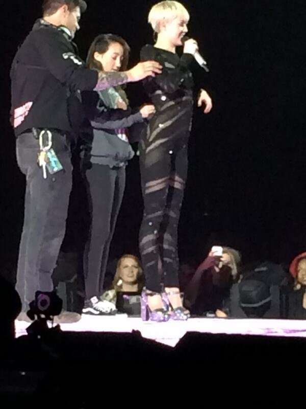 Miley Cyrus’ Most Memorable Wardrobe Malfunctions (PHOTOS) | CafeMom.com