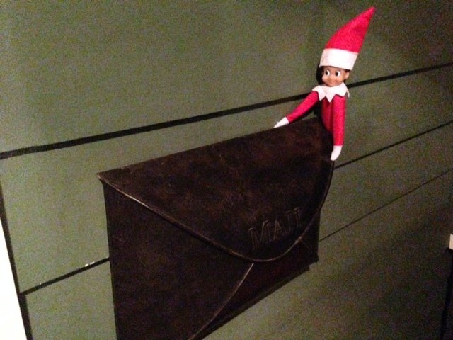 22 Last-Minute Elf on the Shelf® Poses for Forgetful Moms | CafeMom.com